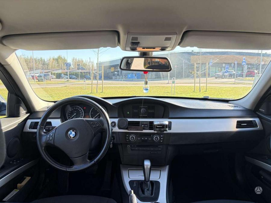 Melns BMW 320 2008 Viļņa, ar dzinēja tilpumu 2.00 L un nobraukumu 385 tūkst. km par 3600 €, foto 13 vietnē AUTOMOTO.COM.LV