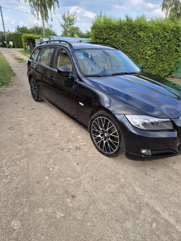 Black BMW 320 2008 in Joniskis, with an engine capacity of 2.00 L and mileage of 321 thousand km for 3200 €, photo 3 on AUTOMOTO.COM.LV