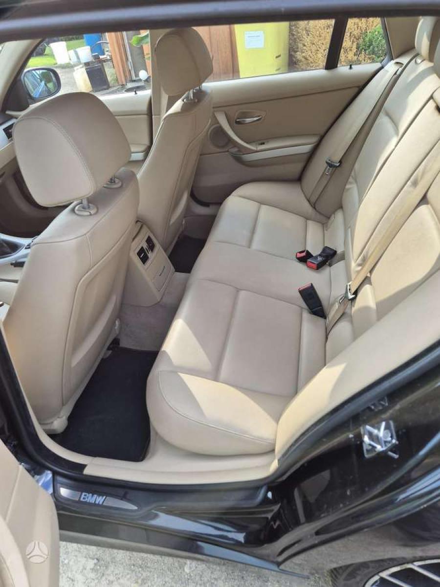 Black BMW 320 2008 in Joniskis, with an engine capacity of 2.00 L and mileage of 321 thousand km for 3200 €, photo 7 on AUTOMOTO.COM.LV