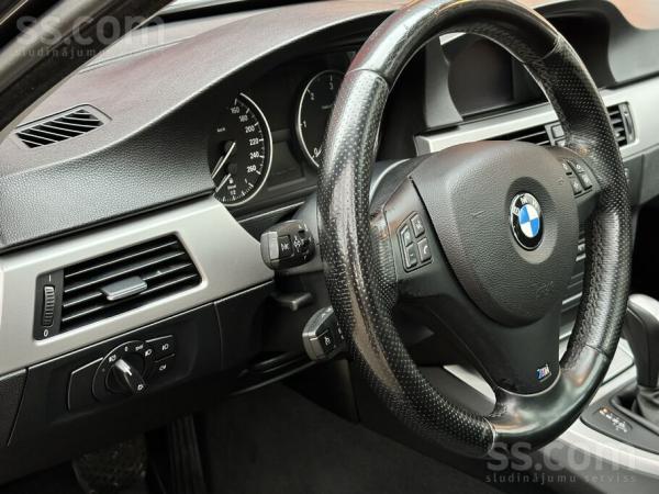 Black BMW 320 2008 in Riga, with an engine capacity of 2.00 L and mileage of 345 thousand km for 4150 €, photo 8 on AUTOMOTO.COM.LV
