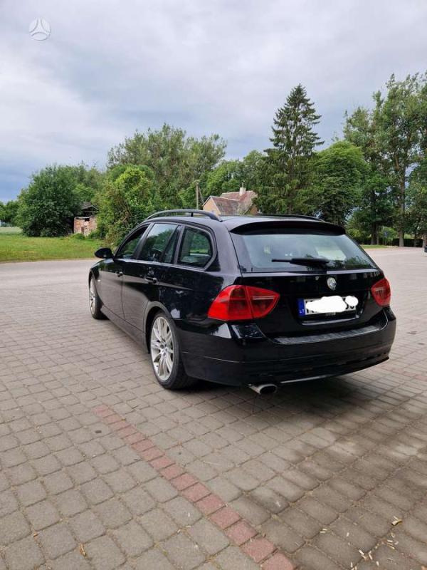 Black BMW 320 2008 in Marijampole, with an engine capacity of 2.00 L and mileage of 384 thousand km for 2950 €, photo 4 on AUTOMOTO.COM.LV