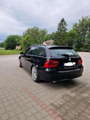 Black BMW 320 2008 in Marijampole, with an engine capacity of 2.00 L and mileage of 384 thousand km for 2950 €, photo 5 on AUTOMOTO.COM.LV