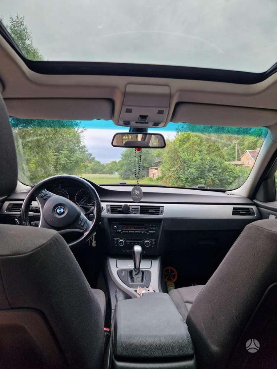 Black BMW 320 2008 in Marijampole, with an engine capacity of 2.00 L and mileage of 384 thousand km for 2950 €, photo 6 on AUTOMOTO.COM.LV
