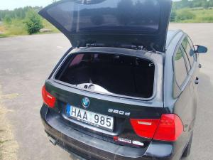 Melns BMW 320 2008 Panevēža, ar dzinēja tilpumu 2.00 L un nobraukumu 235 tūkst. km par 2999 €, foto 11 vietnē AUTOMOTO.COM.LV