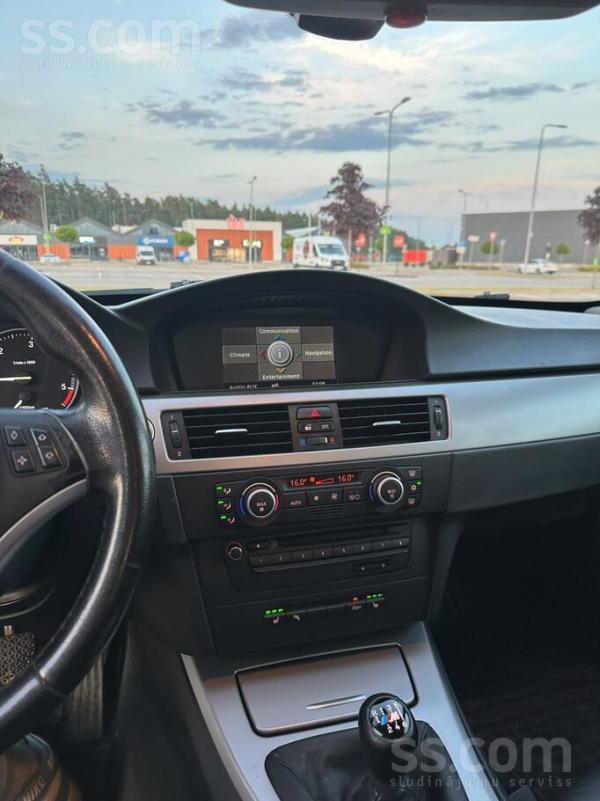 Melns BMW 320 2008 Rīga, ar dzinēja tilpumu 2.00 L un nobraukumu 420 tūkst. km par 3700 €, foto 10 vietnē AUTOMOTO.COM.LV
