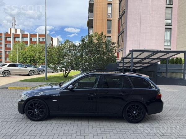 Black BMW 320 2008 in Riga, with an engine capacity of 2.00 L and mileage of 389 thousand km for 4990 €, photo 3 on AUTOMOTO.COM.LV
