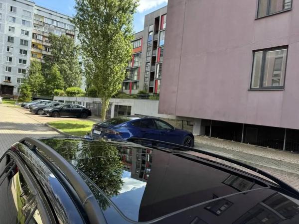 Black BMW 320 2008 in Riga, with an engine capacity of 3.00 L and mileage of 389 thousand km for 4990 €, photo 6 on AUTOMOTO.COM.LV