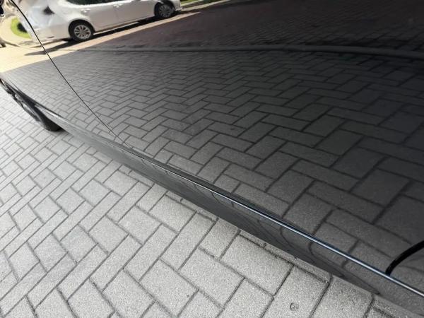 Black BMW 320 2008 in Riga, with an engine capacity of 3.00 L and mileage of 389 thousand km for 4990 €, photo 8 on AUTOMOTO.COM.LV