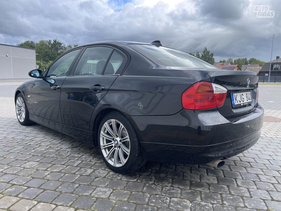 Melns BMW 320 2008 Viļņa, ar dzinēja tilpumu 2.00 L un nobraukumu 180 tūkst. km par 3000 €, foto 3 vietnē AUTOMOTO.COM.LV