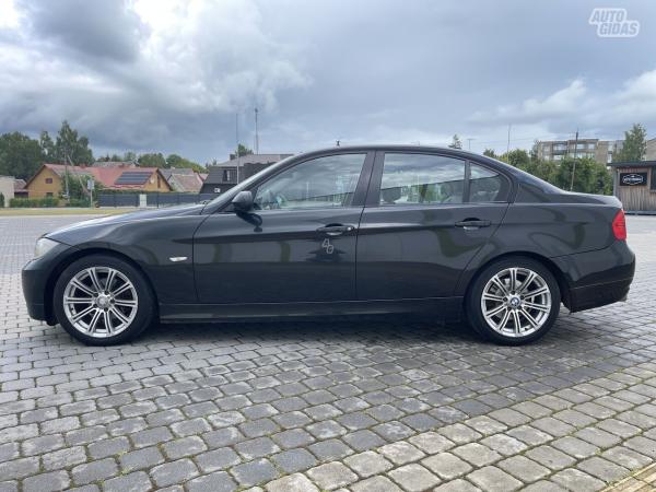 Melns BMW 320 2008 Viļņa, ar dzinēja tilpumu 2.00 L un nobraukumu 180 tūkst. km par 3000 €, foto 4 vietnē AUTOMOTO.COM.LV