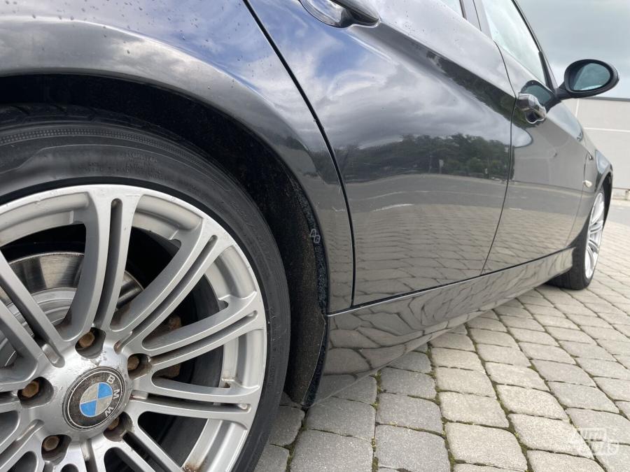 Melns BMW 320 2008 Viļņa, ar dzinēja tilpumu 2.00 L un nobraukumu 180 tūkst. km par 3000 €, foto 19 vietnē AUTOMOTO.COM.LV