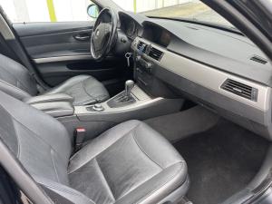 Melns BMW 320 2008 Viļņa, ar dzinēja tilpumu 2.00 L un nobraukumu 180 tūkst. km par 3000 €, foto 20 vietnē AUTOMOTO.COM.LV