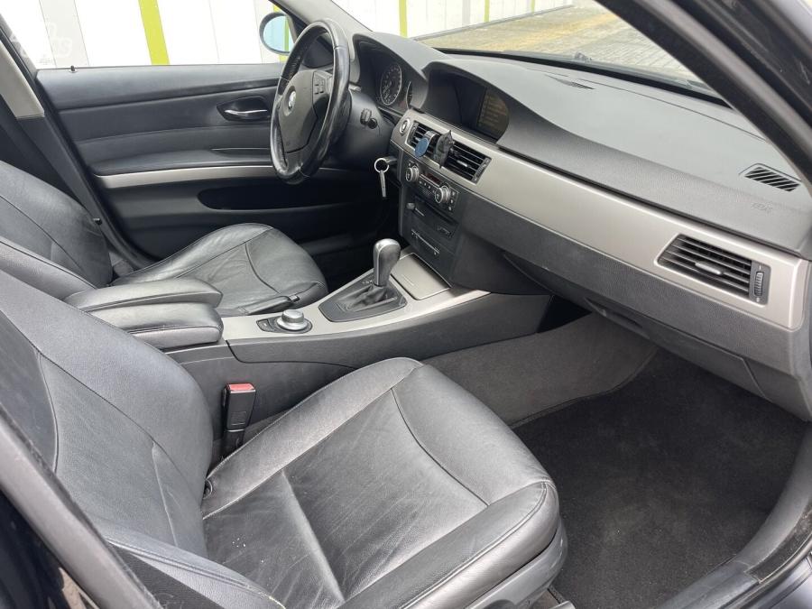 Melns BMW 320 2008 Viļņa, ar dzinēja tilpumu 2.00 L un nobraukumu 180 tūkst. km par 3000 €, foto 20 vietnē AUTOMOTO.COM.LV