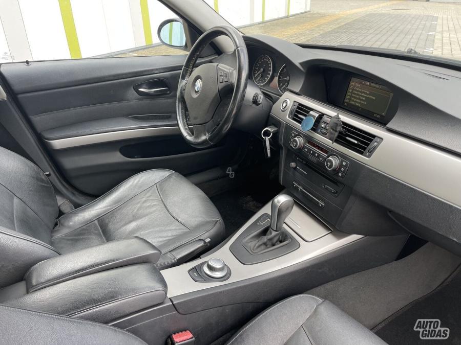 Melns BMW 320 2008 Viļņa, ar dzinēja tilpumu 2.00 L un nobraukumu 180 tūkst. km par 3000 €, foto 21 vietnē AUTOMOTO.COM.LV
