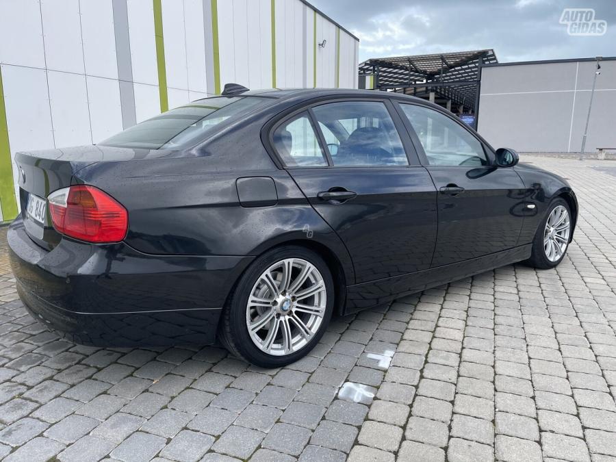 Black BMW 320 2008 in Vilnius, with an engine capacity of 2.00 L and mileage of 180 thousand km for 3000 €, photo 13 on AUTOMOTO.COM.LV
