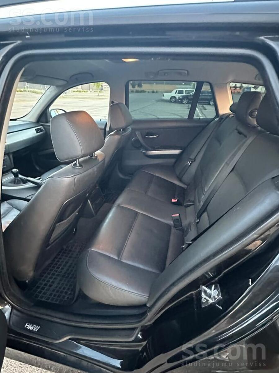 Black BMW 320 2008 in Riga, with an engine capacity of 2.00 L and mileage of 420 thousand km for 3300 €, photo 9 on AUTOMOTO.COM.LV