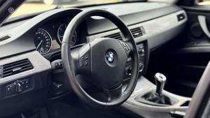 Black BMW 320 2008 in Radviliskis, with an engine capacity of 2.00 L and mileage of 352 thousand km for 3650 €, photo 17 on AUTOMOTO.COM.LV