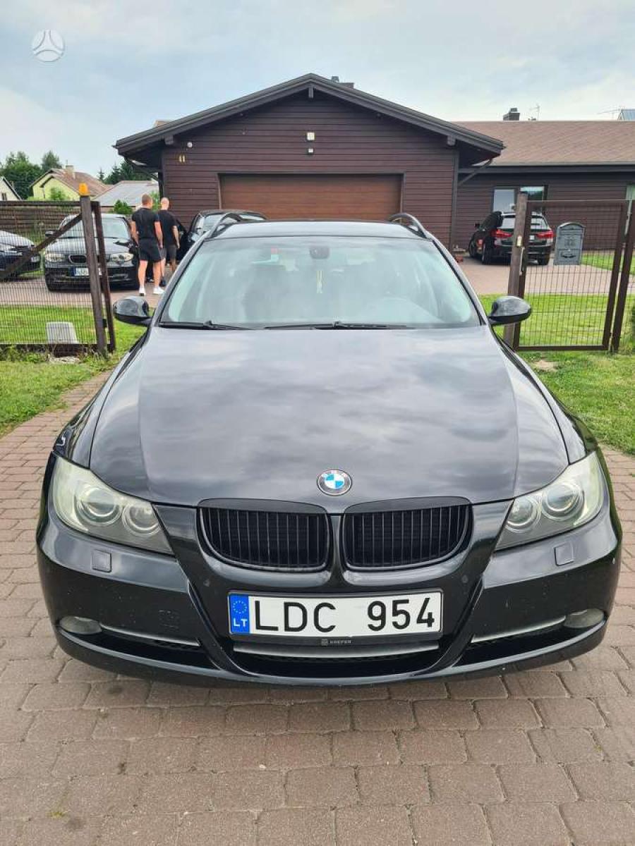 Black BMW 320 2008 in Kaisiadorys, with an engine capacity of 2.00 L and mileage of 320 thousand km for 2850 €, photo 4 on AUTOMOTO.COM.LV