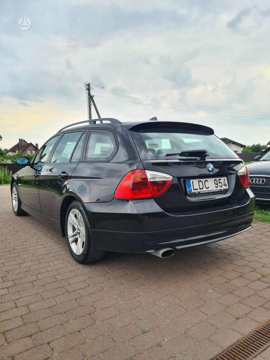 Black BMW 320 2008 in Kaisiadorys, with an engine capacity of 2.00 L and mileage of 320 thousand km for 2850 €, photo 8 on AUTOMOTO.COM.LV