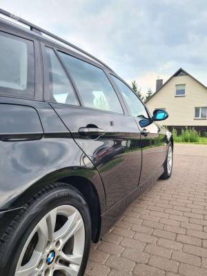 Black BMW 320 2008 in Kaisiadorys, with an engine capacity of 2.00 L and mileage of 320 thousand km for 2850 €, photo 12 on AUTOMOTO.COM.LV