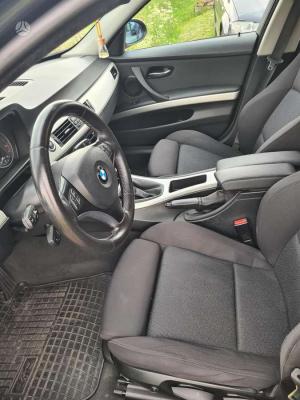 Black BMW 320 2008 in Kaisiadorys, with an engine capacity of 2.00 L and mileage of 320 thousand km for 2850 €, photo 15 on AUTOMOTO.COM.LV