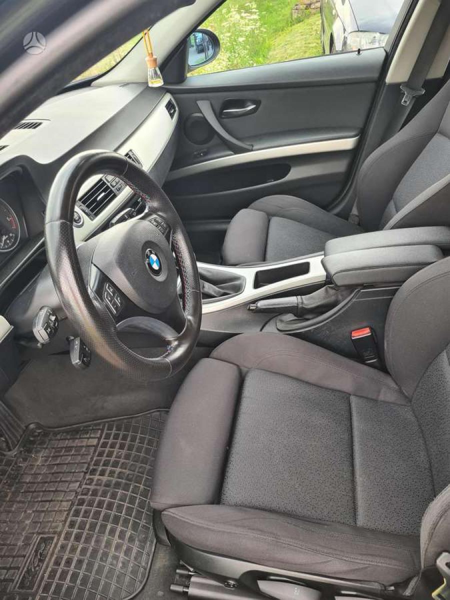 Black BMW 320 2008 in Kaisiadorys, with an engine capacity of 2.00 L and mileage of 320 thousand km for 2850 €, photo 15 on AUTOMOTO.COM.LV