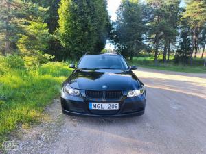 Black BMW 320 2008 in Zarasai, with an engine capacity of 2.00 L and mileage of 339 thousand km for 2700 €, photo 3 on AUTOMOTO.COM.LV