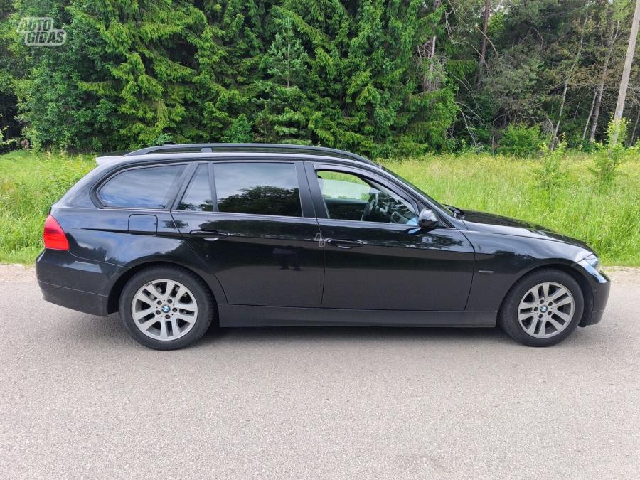 Black BMW 320 2008 in Zarasai, with an engine capacity of 2.00 L and mileage of 339 thousand km for 2700 €, photo 6 on AUTOMOTO.COM.LV