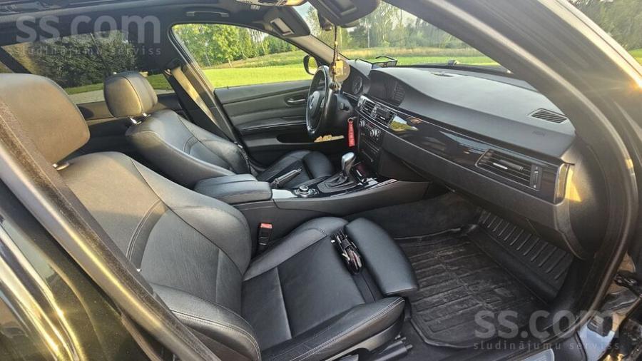 Melns BMW 320 2008 Saldus, ar dzinēja tilpumu 2.00 L un nobraukumu 303 tūkst. km par 5500 €, foto 7 vietnē AUTOMOTO.COM.LV