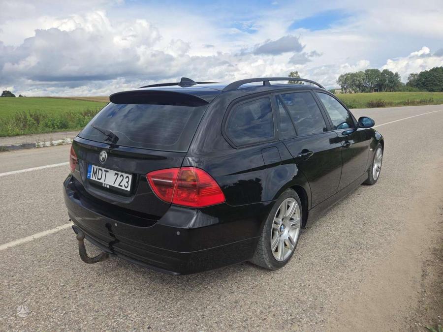 Melns BMW 320 2008 Alīta, ar dzinēja tilpumu 2.00 L un nobraukumu 400 tūkst. km par 2899 €, foto 5 vietnē AUTOMOTO.COM.LV