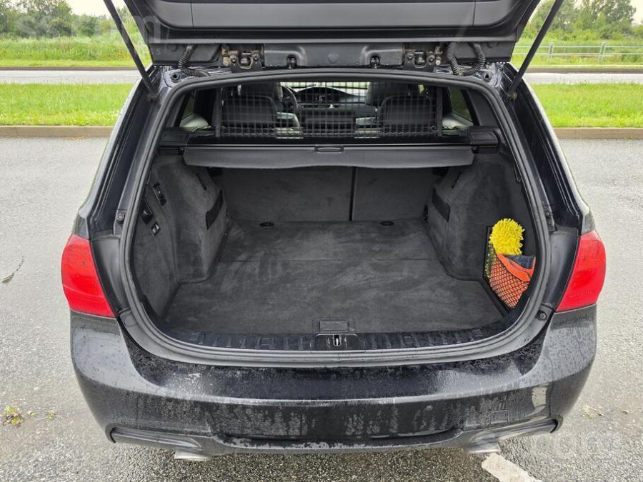 Black BMW 320 2008 in Riga, with an engine capacity of 2.00 L and mileage of 0 thousand km for 5200 €, photo 11 on AUTOMOTO.COM.LV