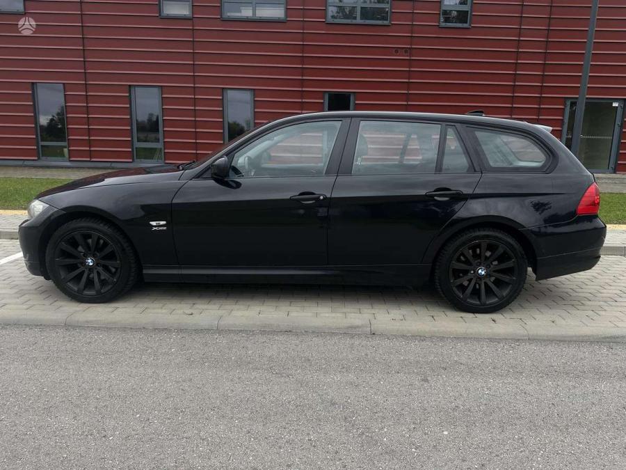 Black BMW 320 2008 in Vilkaviskis, with an engine capacity of 2.00 L and mileage of 240 thousand km for 3950 €, photo 9 on AUTOMOTO.COM.LV