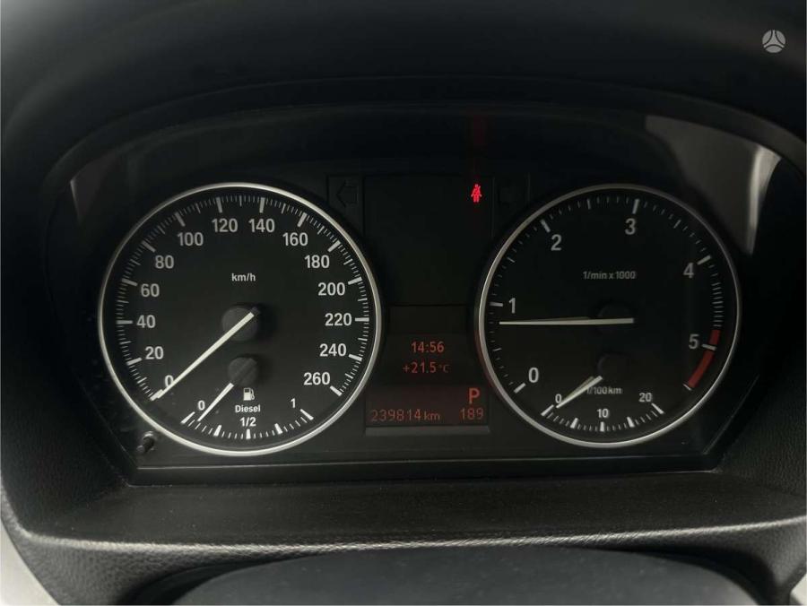 Black BMW 320 2008 in Vilkaviskis, with an engine capacity of 2.00 L and mileage of 240 thousand km for 3950 €, photo 11 on AUTOMOTO.COM.LV