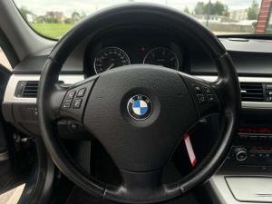 Black BMW 320 2008 in Vilkaviskis, with an engine capacity of 2.00 L and mileage of 240 thousand km for 3950 €, photo 19 on AUTOMOTO.COM.LV