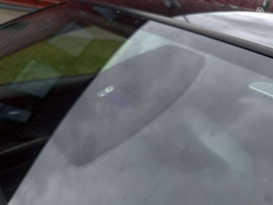 Black BMW 320 2008 in Vilkaviskis, with an engine capacity of 2.00 L and mileage of 240 thousand km for 3950 €, photo 24 on AUTOMOTO.COM.LV