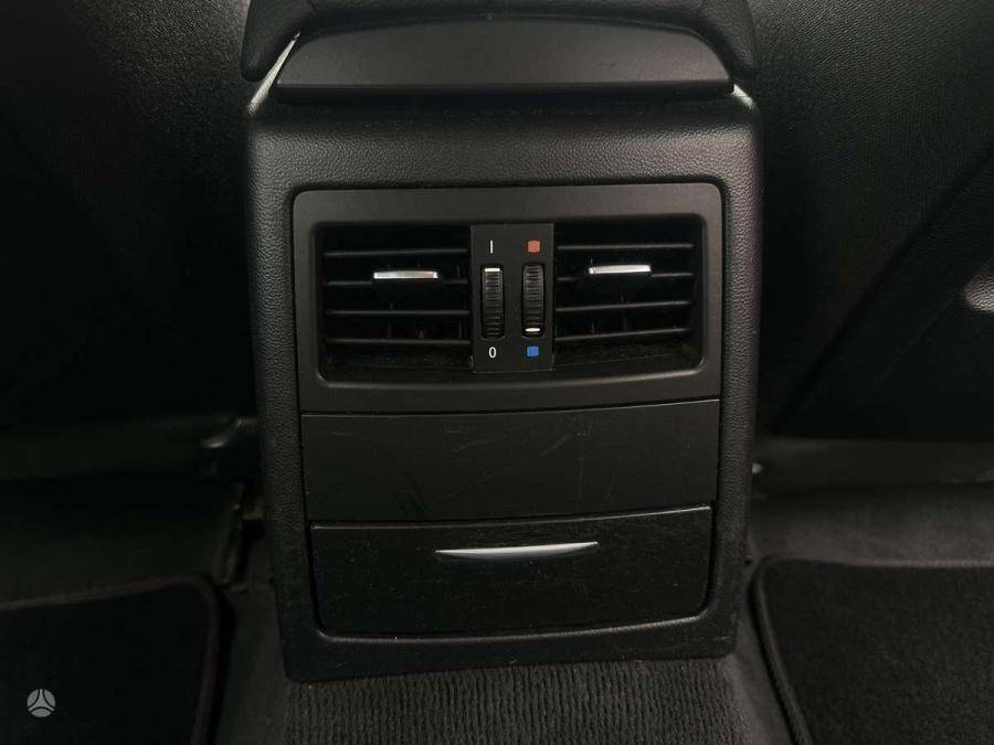 Black BMW 320 2008 in Vilkaviskis, with an engine capacity of 2.00 L and mileage of 240 thousand km for 3950 €, photo 27 on AUTOMOTO.COM.LV