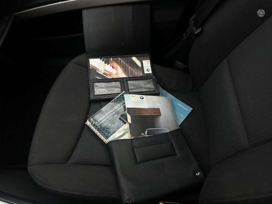 Black BMW 320 2008 in Vilkaviskis, with an engine capacity of 2.00 L and mileage of 240 thousand km for 3950 €, photo 32 on AUTOMOTO.COM.LV