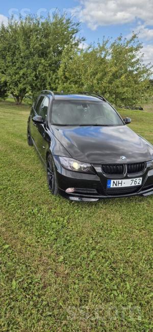 Black BMW 320 2008 in Tukums, with an engine capacity of 2.00 L and mileage of 288 thousand km for 4500 €, photo  on AUTOMOTO.COM.LV