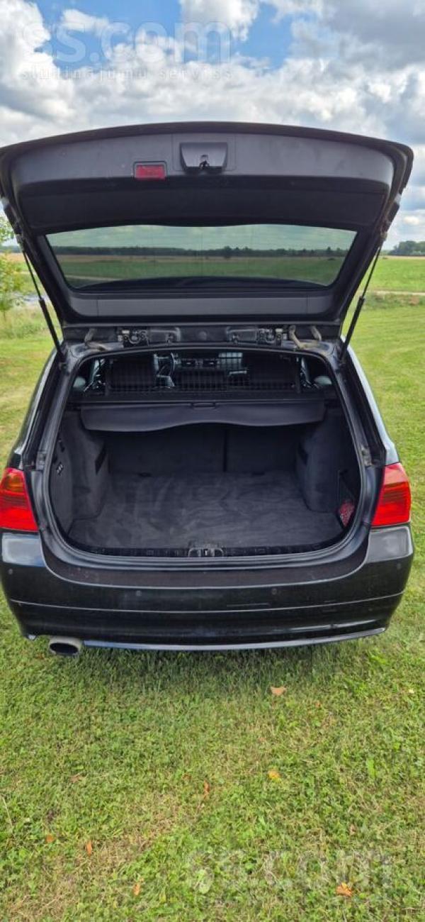 Black BMW 320 2008 in Tukums, with an engine capacity of 2.00 L and mileage of 288 thousand km for 4500 €, photo 4 on AUTOMOTO.COM.LV