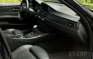 Melns BMW 320 2008 Rīga, ar dzinēja tilpumu 2.00 L un nobraukumu 305 tūkst. km par 5850 €, foto 10 vietnē AUTOMOTO.COM.LV