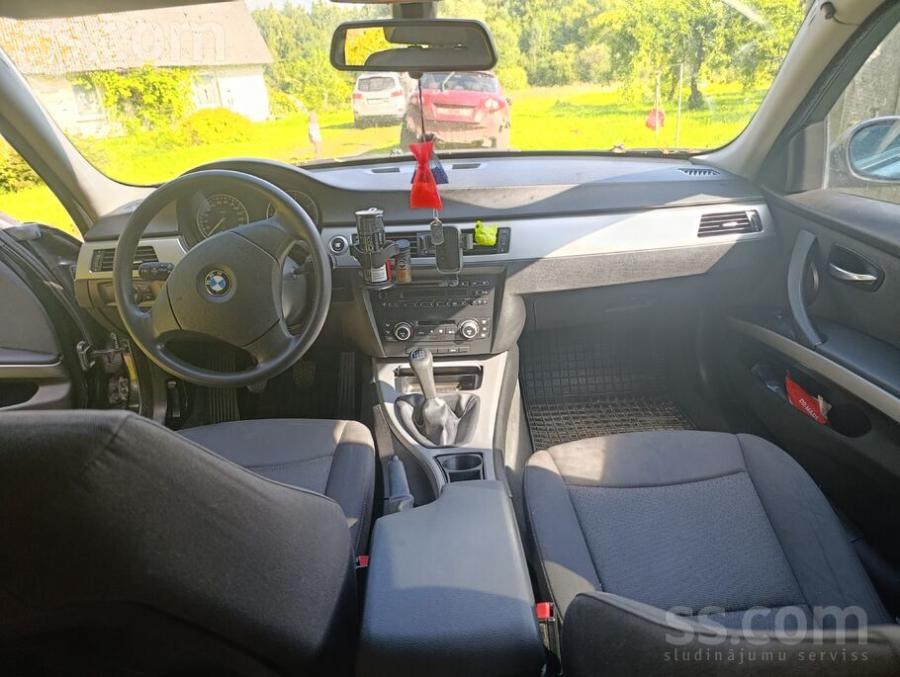 Melns BMW 320 2008 Limbaži, ar dzinēja tilpumu 2.00 L un nobraukumu 415 tūkst. km par 4300 €, foto 3 vietnē AUTOMOTO.COM.LV