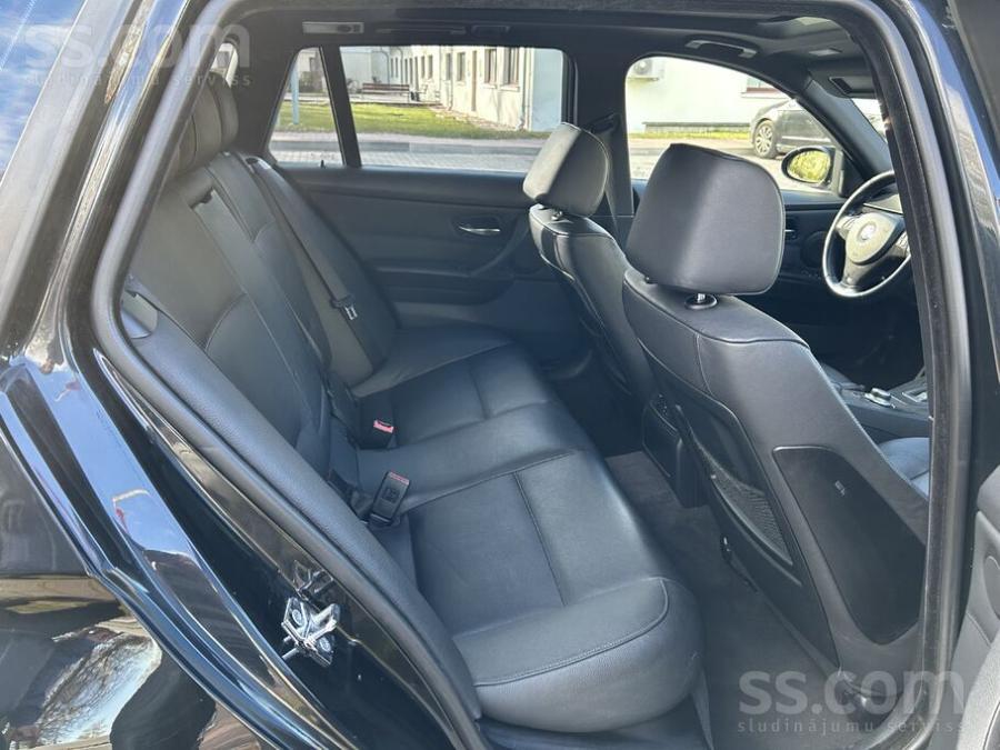 Melns BMW 320 2008 Jelgava, ar dzinēja tilpumu 2.00 L un nobraukumu 320 tūkst. km par 6000 €, foto 12 vietnē AUTOMOTO.COM.LV