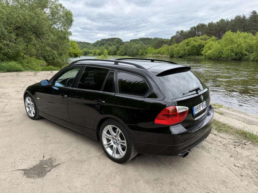 Black BMW 320 2008 in Vilnius, with an engine capacity of 2.00 L and mileage of 364 thousand km for 3500 €, photo 5 on AUTOMOTO.COM.LV