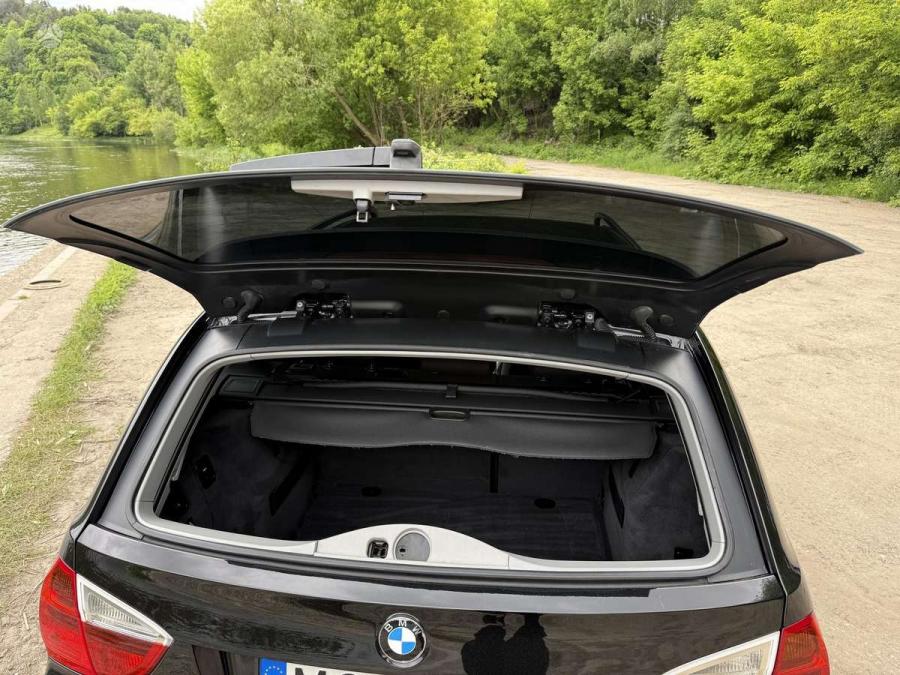 Black BMW 320 2008 in Vilnius, with an engine capacity of 2.00 L and mileage of 364 thousand km for 3500 €, photo 8 on AUTOMOTO.COM.LV