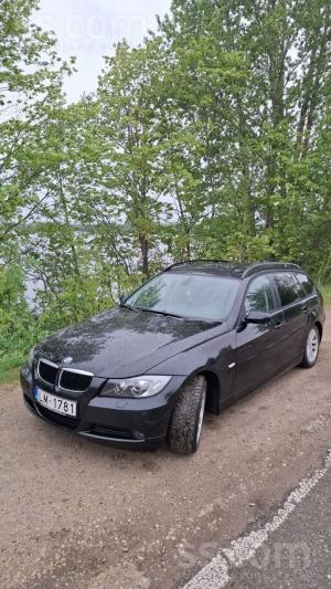Melns BMW 320 2008 Rīga, ar dzinēja tilpumu 2.00 L un nobraukumu 383 tūkst. km par 2800 €, foto  vietnē AUTOMOTO.COM.LV