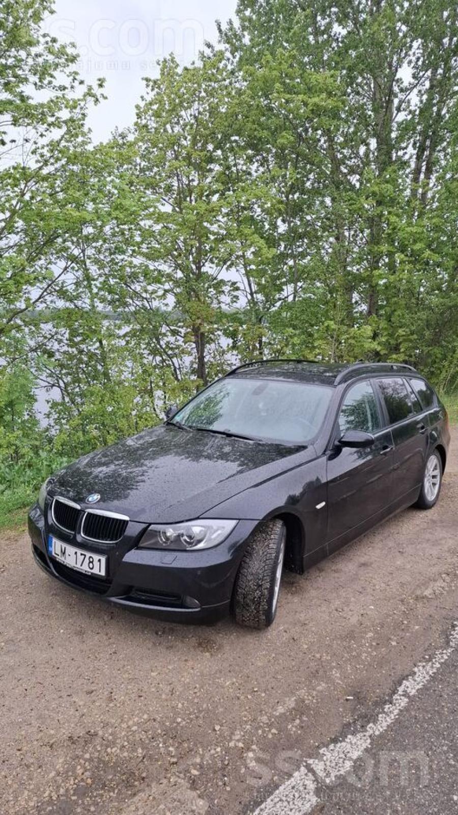 Black BMW 320 2008 in Riga, with an engine capacity of 2.00 L and mileage of 383 thousand km for 2800 €, photo 1 on AUTOMOTO.COM.LV