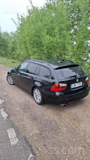Black BMW 320 2008 in Riga, with an engine capacity of 2.00 L and mileage of 383 thousand km for 2800 €, photo 5 on AUTOMOTO.COM.LV