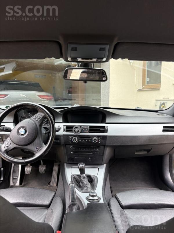Black BMW 320 2008 in Ogre, with an engine capacity of 2.00 L and mileage of 331 thousand km for 3790 €, photo 7 on AUTOMOTO.COM.LV