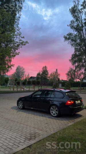 Melns BMW 320 2008 Ogre, ar dzinēja tilpumu 2.00 L un nobraukumu 331 tūkst. km par 3790 €, foto 12 vietnē AUTOMOTO.COM.LV