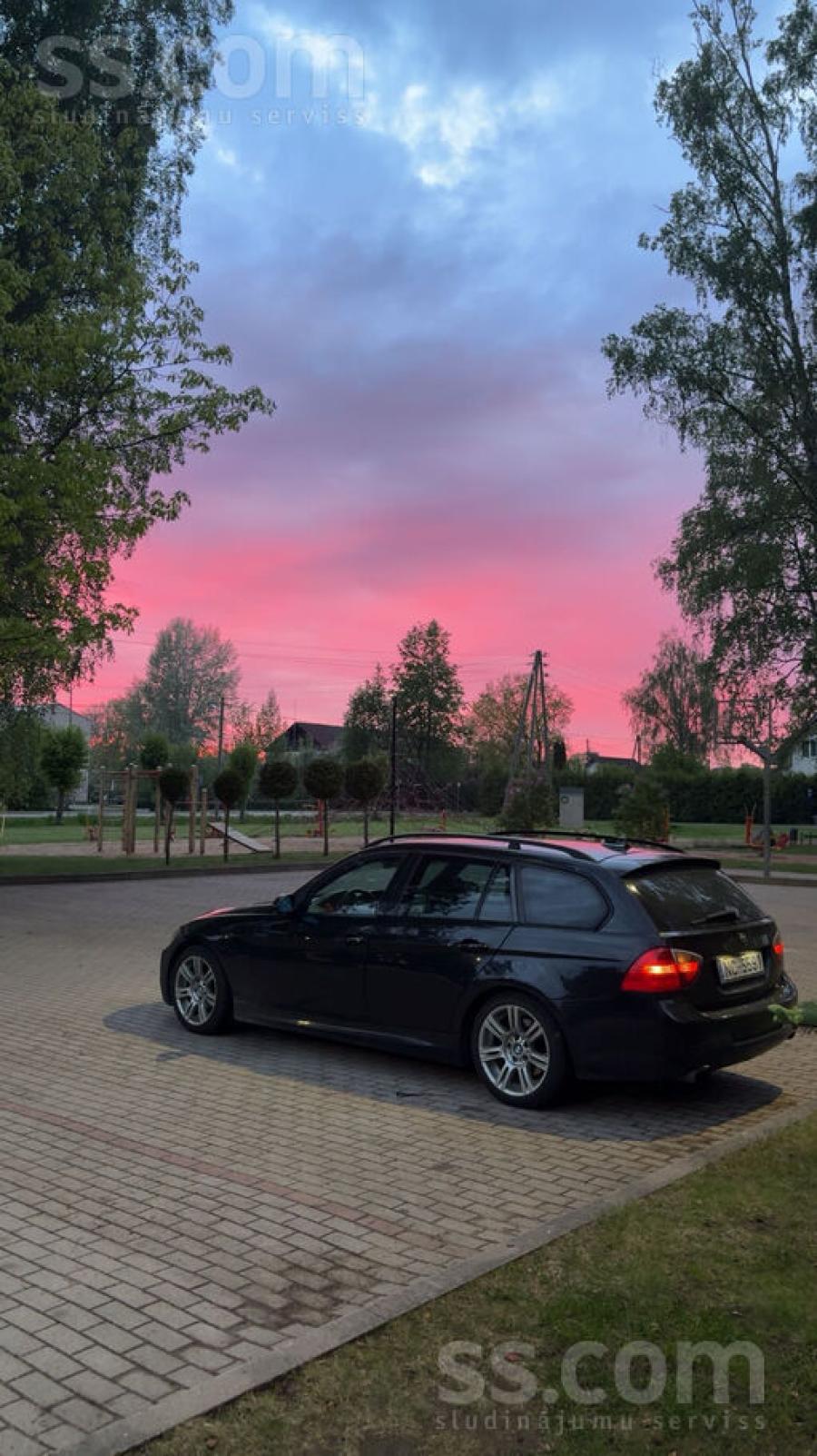 Melns BMW 320 2008 Ogre, ar dzinēja tilpumu 2.00 L un nobraukumu 331 tūkst. km par 3790 €, foto 12 vietnē AUTOMOTO.COM.LV